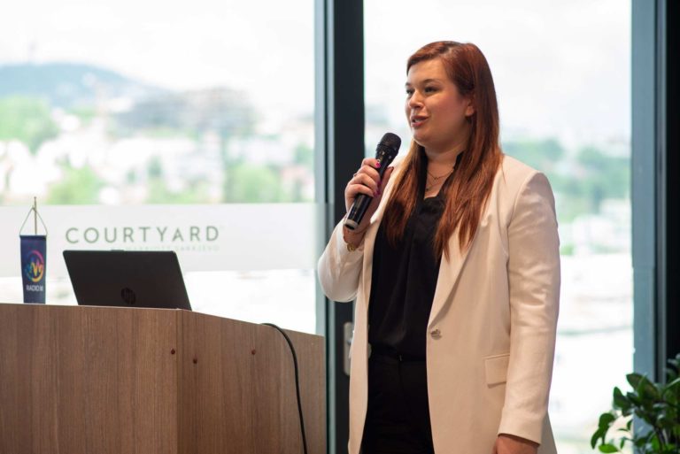 'Kako da ne vjerujem u zemlju odakle su moji korijeni'? Hanadi Džabić ...